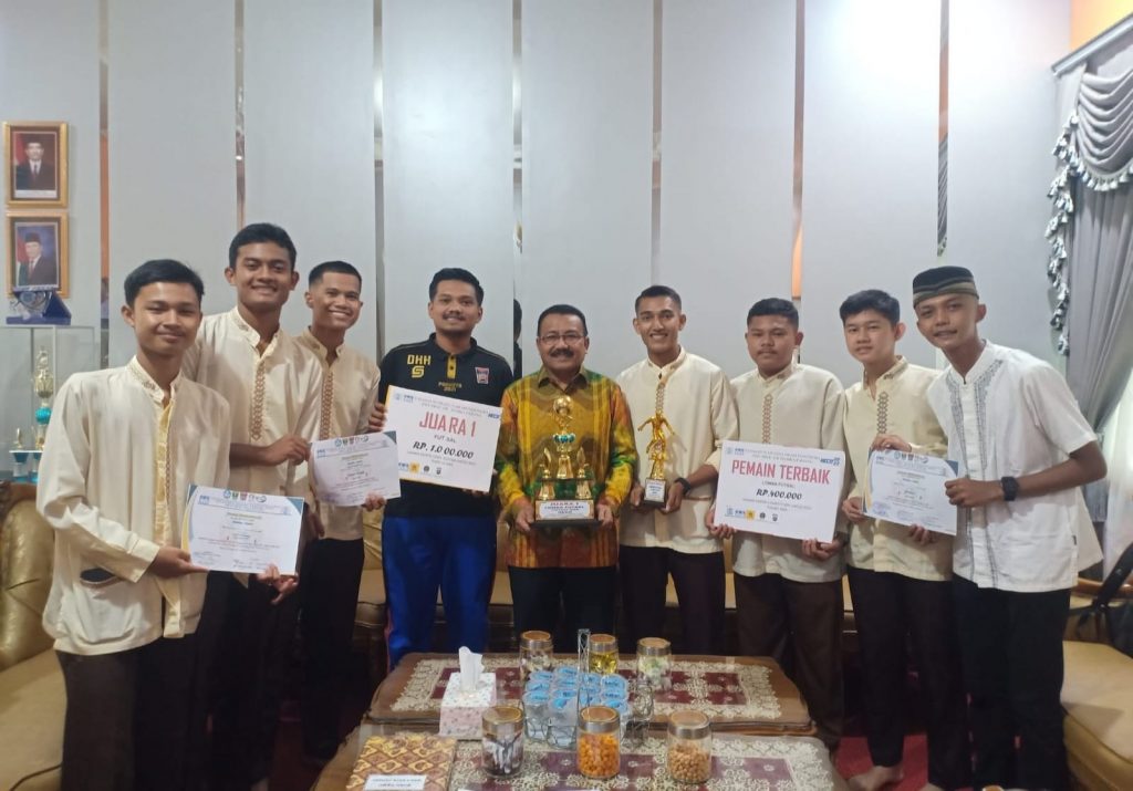 Tim Futsal MAN 2 Padang Juara HECO Antar SMA/MA Tingkat Sumbar