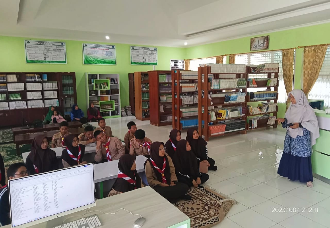 Perpustakaan MAN 2 Kota Padang Gelar Sosialisasi Penggunaan E-Library