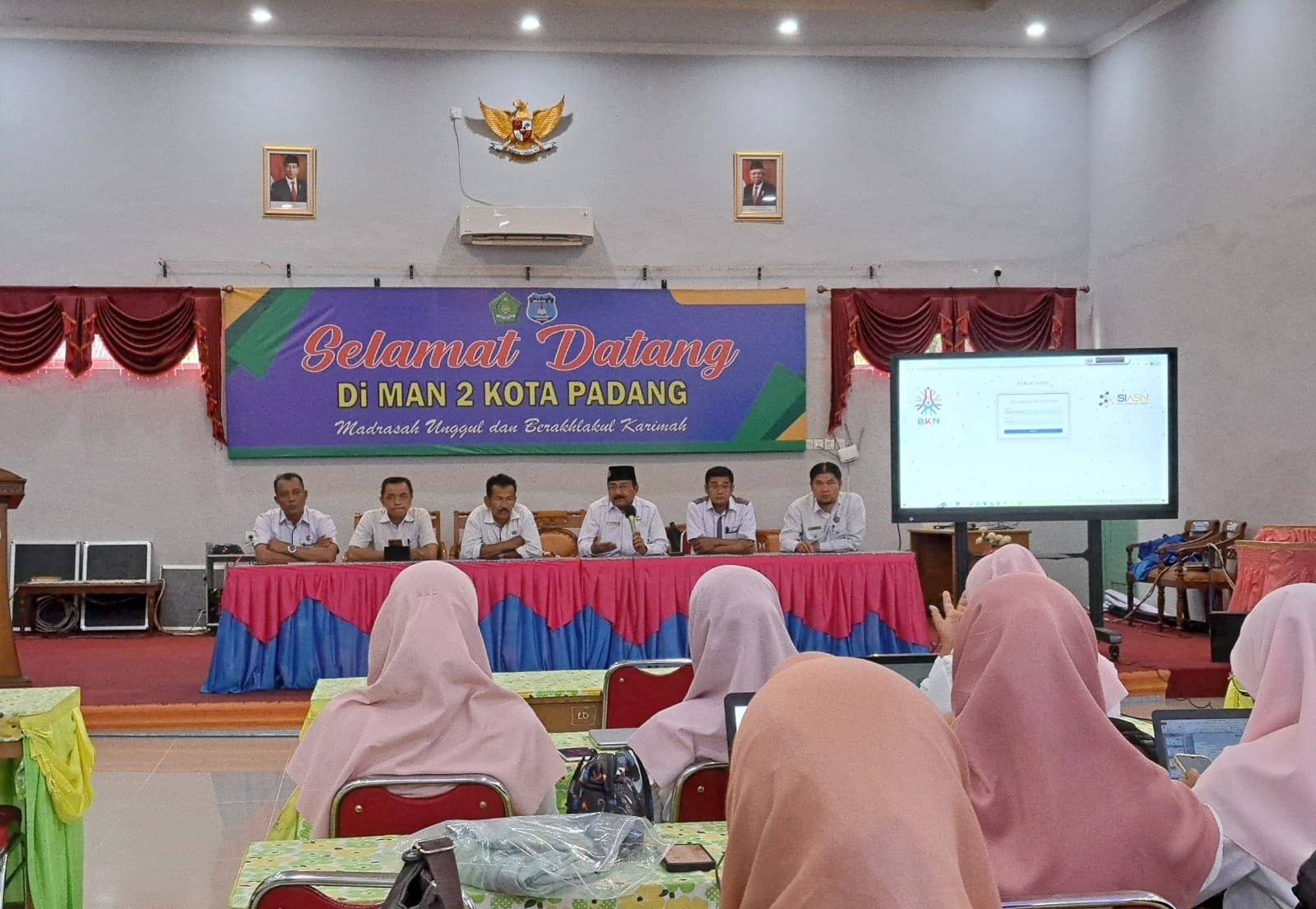 MAN 2 Kota Padang Gelar Pelatihan Pengisian Platform E Kinerja BKN