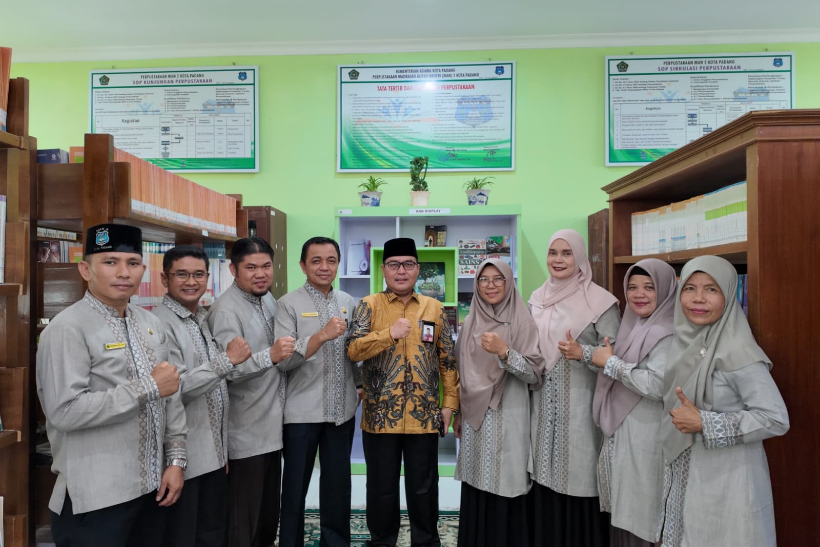 Kakanwil Mahyudin Pilih MAN 2 Padang Lokasi Syuting Video Profil Smart ...