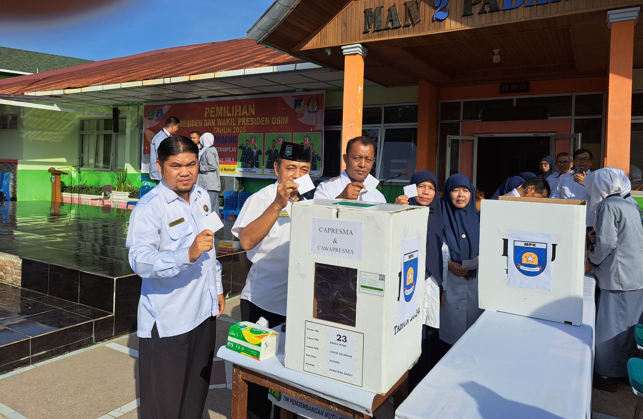 Sekitar 1.595 Warga MAN 2 Kota Padang Ikuti Pemilu Raya OSIM - MAN 2 ...